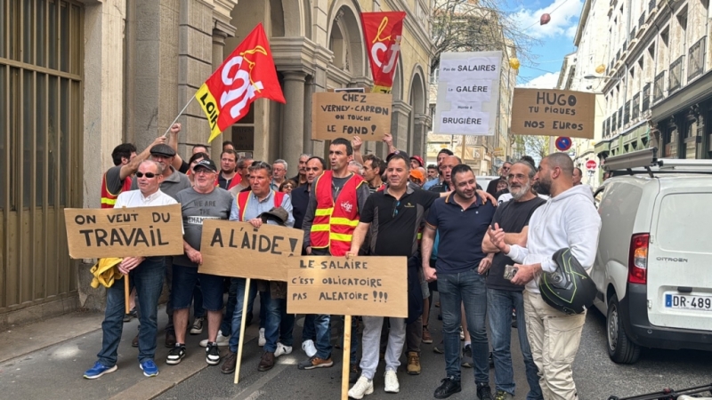 Les salariés de Verney Carron se mobilisent devant le tribunal de ...
