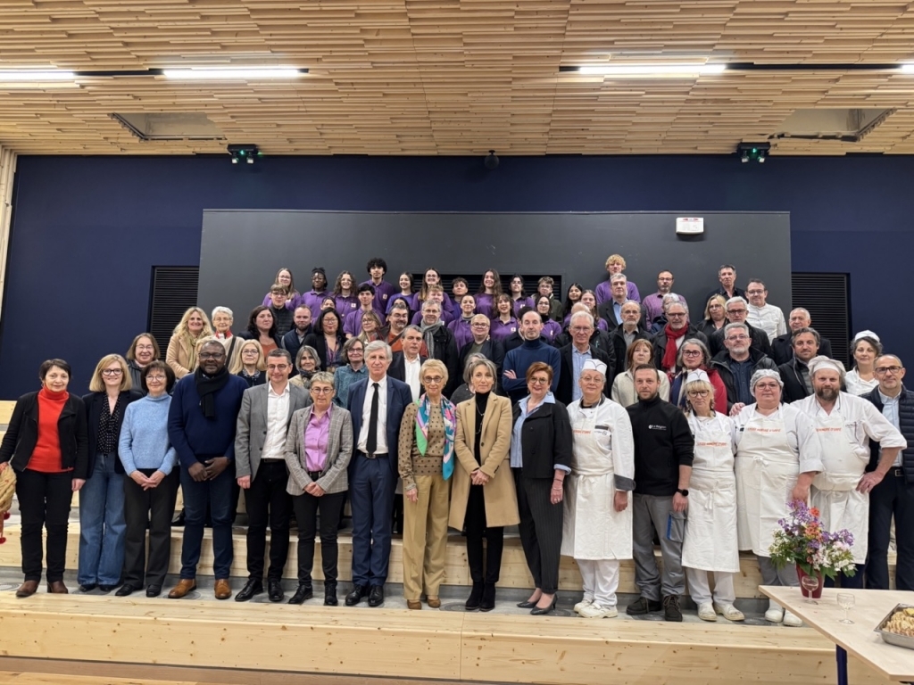 Le lycée Honoré d'Urfé fait peau neuve - TL7, Télévision loire 7