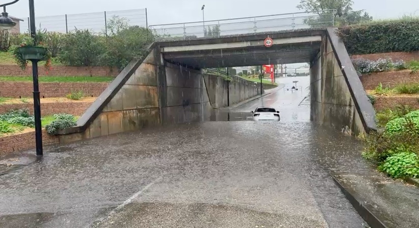 Crue, inondation : Rive-de-Gier se barricade - TL7, Télévision loire 7